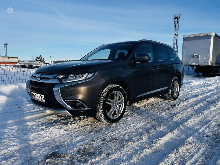 Коричневый Мицубиси Аутлендер 2018 в Мажейкяй, объемом двигателя 2.00 л и пробегом 135 тыс. км за 14999 €, фото 3 на AUTOMOTO.COM.LV