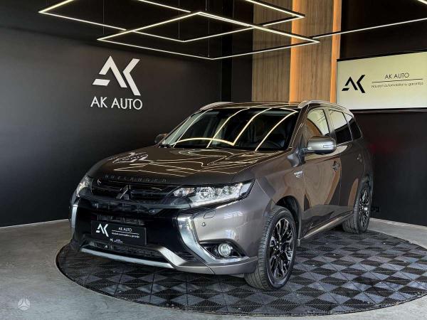 Brown Mitsubishi Outlander 2018 in Kaunas, with an engine capacity of 2.00 L and mileage of 150 thousand km for 14990 €, photo 5 on AUTOMOTO.COM.LV
