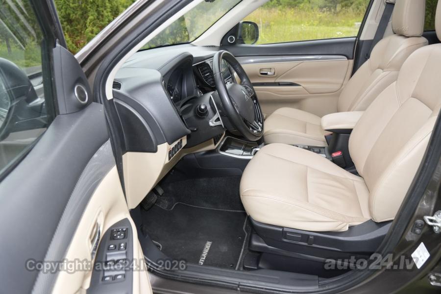Brūns Mitsubishi Outlander 2019 Tallina, ar dzinēja tilpumu 2.00 L un nobraukumu 153 tūkst. km par 18000 €, foto 3 vietnē AUTOMOTO.COM.LV