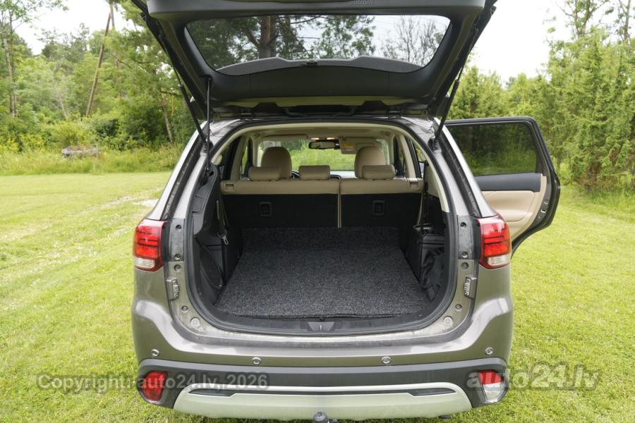 Brūns Mitsubishi Outlander 2019 Tallina, ar dzinēja tilpumu 2.00 L un nobraukumu 153 tūkst. km par 18000 €, foto 5 vietnē AUTOMOTO.COM.LV