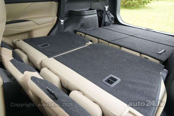 Brūns Mitsubishi Outlander 2019 Tallina, ar dzinēja tilpumu 2.00 L un nobraukumu 153 tūkst. km par 18000 €, foto 7 vietnē AUTOMOTO.COM.LV