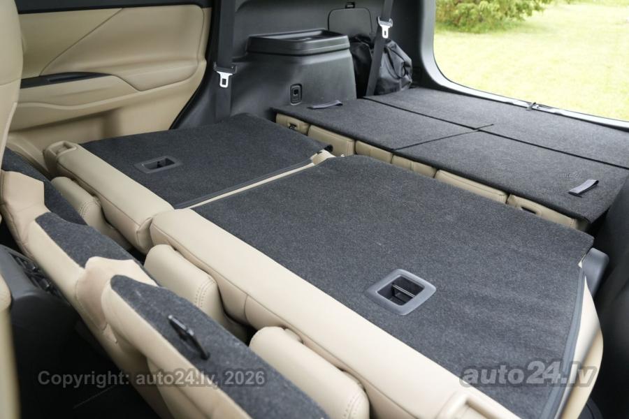 Brūns Mitsubishi Outlander 2019 Tallina, ar dzinēja tilpumu 2.00 L un nobraukumu 153 tūkst. km par 18000 €, foto 8 vietnē AUTOMOTO.COM.LV
