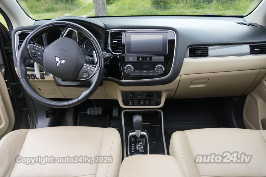 Brūns Mitsubishi Outlander 2019 Tallina, ar dzinēja tilpumu 2.00 L un nobraukumu 153 tūkst. km par 18000 €, foto 15 vietnē AUTOMOTO.COM.LV