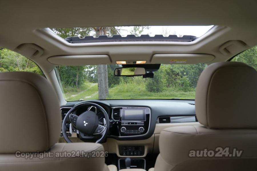Brūns Mitsubishi Outlander 2019 Tallina, ar dzinēja tilpumu 2.00 L un nobraukumu 153 tūkst. km par 18000 €, foto 16 vietnē AUTOMOTO.COM.LV