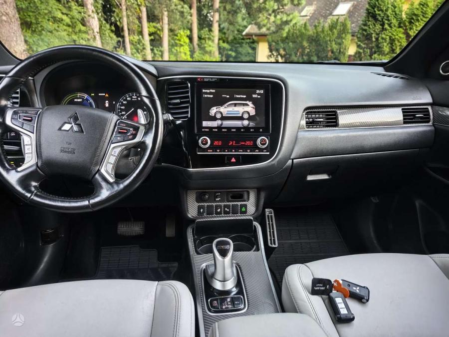 Brūns Mitsubishi Outlander 2019 Viļņa, ar dzinēja tilpumu 2.36 L un nobraukumu 107 tūkst. km par 18600 €, foto 15 vietnē AUTOMOTO.COM.LV