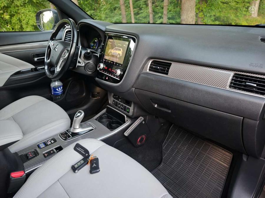 Brūns Mitsubishi Outlander 2019 Viļņa, ar dzinēja tilpumu 2.36 L un nobraukumu 107 tūkst. km par 18600 €, foto 16 vietnē AUTOMOTO.COM.LV