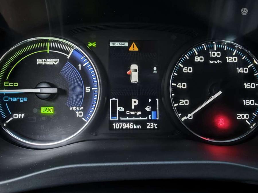 Brūns Mitsubishi Outlander 2019 Viļņa, ar dzinēja tilpumu 2.36 L un nobraukumu 107 tūkst. km par 18600 €, foto 19 vietnē AUTOMOTO.COM.LV