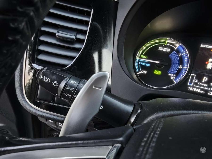 Brūns Mitsubishi Outlander 2019 Viļņa, ar dzinēja tilpumu 2.36 L un nobraukumu 107 tūkst. km par 18600 €, foto 23 vietnē AUTOMOTO.COM.LV