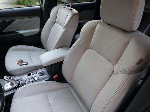 Brūns Mitsubishi Outlander 2019 Viļņa, ar dzinēja tilpumu 2.36 L un nobraukumu 107 tūkst. km par 18600 €, foto 33 vietnē AUTOMOTO.COM.LV