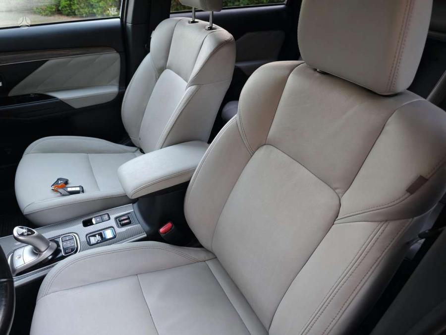 Brūns Mitsubishi Outlander 2019 Viļņa, ar dzinēja tilpumu 2.36 L un nobraukumu 107 tūkst. km par 18600 €, foto 33 vietnē AUTOMOTO.COM.LV
