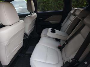 Brūns Mitsubishi Outlander 2019 Viļņa, ar dzinēja tilpumu 2.36 L un nobraukumu 107 tūkst. km par 18600 €, foto 37 vietnē AUTOMOTO.COM.LV