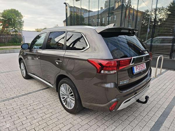 Mitsubishi Outlander 2020 Viļņa vietnē Brūns Mitsubishi Outlander 2020 Viļņa, ar dzinēja tilpumu 2.36 L un nobraukumu 112 tūkst. km par 17250 €, foto 8 vietnē AUTOMOTO.COM.LV