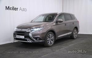 Brūns Mitsubishi Outlander 2021 Tallina, ar dzinēja tilpumu 2.00 L un nobraukumu 90 tūkst. km par 18900 €, foto  vietnē AUTOMOTO.COM.LV