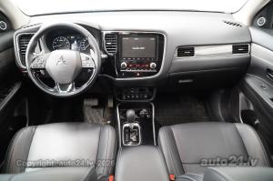 Brūns Mitsubishi Outlander 2021 Tallina, ar dzinēja tilpumu 2.00 L un nobraukumu 90 tūkst. km par 18900 €, foto 4 vietnē AUTOMOTO.COM.LV