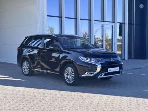 Brown Mitsubishi Outlander 2021 in Vilnius, with an engine capacity of 2.36 L and mileage of 191 thousand km for 17500 €, photo 8 on AUTOMOTO.COM.LV