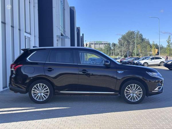 Brūns Mitsubishi Outlander 2021 Viļņa, ar dzinēja tilpumu 2.36 L un nobraukumu 191 tūkst. km par 17500 €, foto 8 vietnē AUTOMOTO.COM.LV