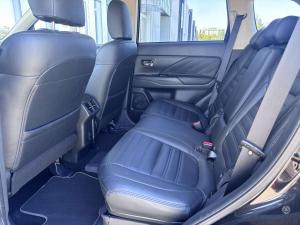 Brown Mitsubishi Outlander 2021 in Vilnius, with an engine capacity of 2.36 L and mileage of 191 thousand km for 17500 €, photo 14 on AUTOMOTO.COM.LV