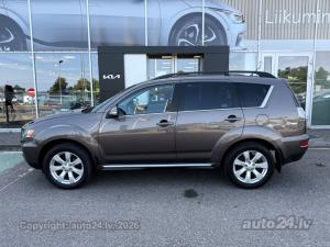 Brown Mitsubishi Outlander 2011 in Tallinn, with an engine capacity of 2.20 L and mileage of 112 thousand km for 6900 €, photo 3 on AUTOMOTO.COM.LV