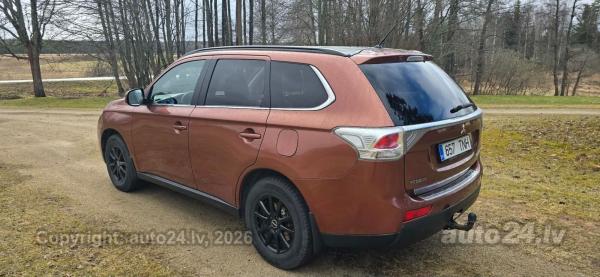 Brown Mitsubishi Outlander 2012 in Tartu, with an engine capacity of 2.30 L and mileage of 263 thousand km for 7000 €, photo 2 on AUTOMOTO.COM.LV