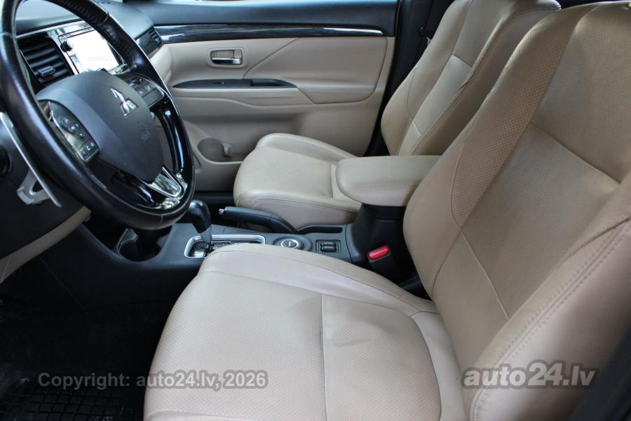 Brūns Mitsubishi Outlander 2015 Rīga, ar dzinēja tilpumu 2.00 L un nobraukumu 192 tūkst. km par 10200 €, foto 6 vietnē AUTOMOTO.COM.LV