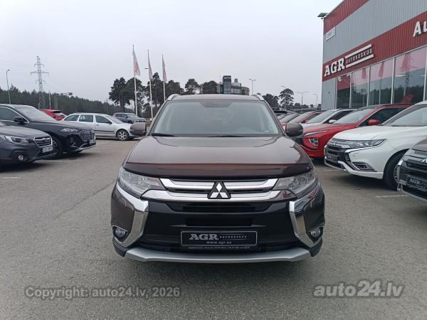 Brown Mitsubishi Outlander 2016 in Tallinn, with an engine capacity of 2.20 L and mileage of 245 thousand km for 12990 €, photo 3 on AUTOMOTO.COM.LV