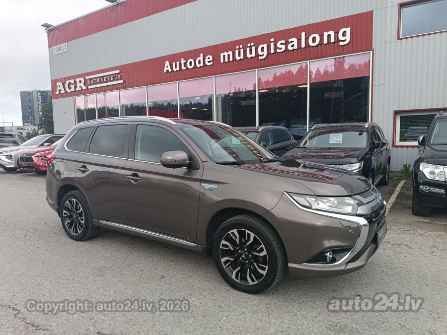 Brūns Mitsubishi Outlander 2017 Tallina, ar dzinēja tilpumu 2.00 L un nobraukumu 197 tūkst. km par 14990 €, foto 1 vietnē AUTOMOTO.COM.LV