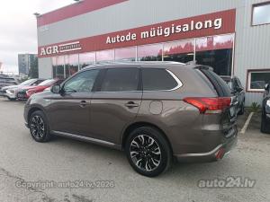 Brūns Mitsubishi Outlander 2017 Tallina, ar dzinēja tilpumu 2.00 L un nobraukumu 197 tūkst. km par 14990 €, foto 3 vietnē AUTOMOTO.COM.LV