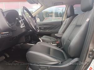 Brūns Mitsubishi Outlander 2017 Tallina, ar dzinēja tilpumu 2.00 L un nobraukumu 197 tūkst. km par 14990 €, foto 8 vietnē AUTOMOTO.COM.LV