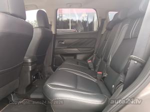 Brūns Mitsubishi Outlander 2017 Tallina, ar dzinēja tilpumu 2.00 L un nobraukumu 197 tūkst. km par 14990 €, foto 9 vietnē AUTOMOTO.COM.LV