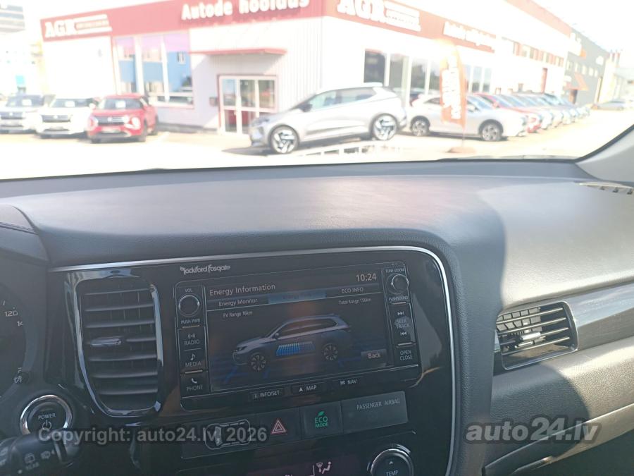 Brūns Mitsubishi Outlander 2017 Tallina, ar dzinēja tilpumu 2.00 L un nobraukumu 197 tūkst. km par 14990 €, foto 22 vietnē AUTOMOTO.COM.LV
