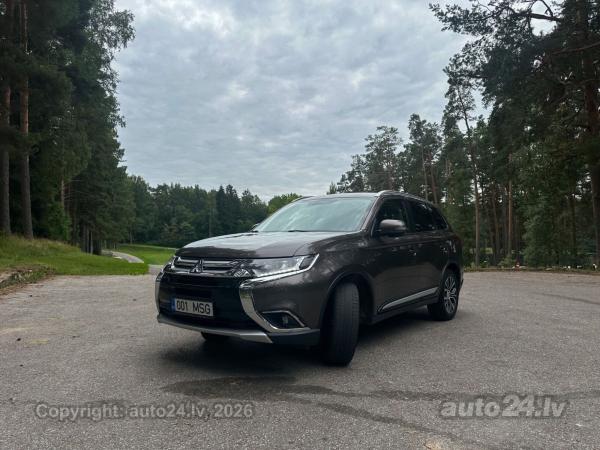 Коричневый Мицубиси Аутлендер 2018 в Таллин, объемом двигателя 2.00 л и пробегом 158 тыс. км за 14000 €, фото 3 на AUTOMOTO.COM.LV