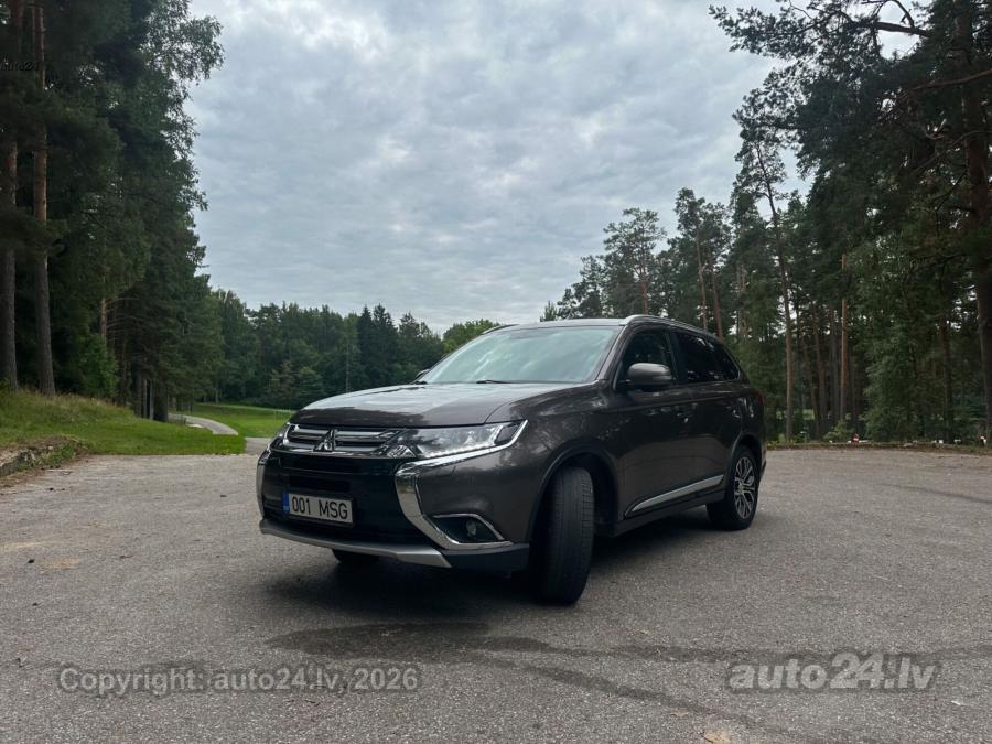 Коричневый Мицубиси Аутлендер 2018 в Таллин, объемом двигателя 2.00 л и пробегом 158 тыс. км за 14000 €, фото 3 на AUTOMOTO.COM.LV