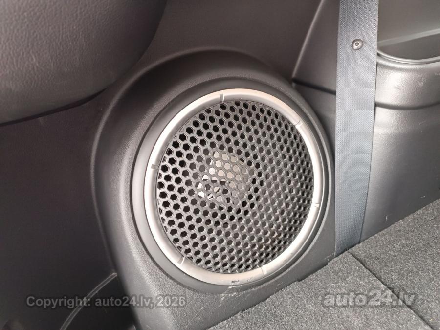 Brown Mitsubishi Outlander 2019 in Tallinn, with an engine capacity of 2.00 L and mileage of 151 thousand km for 15990 €, photo 14 on AUTOMOTO.COM.LV