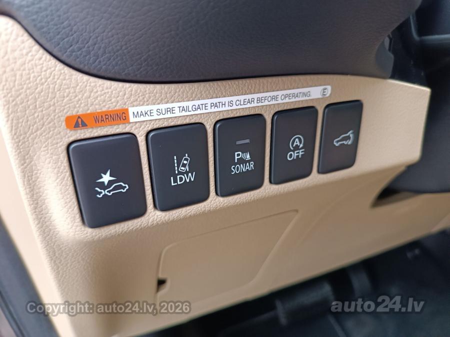 Brown Mitsubishi Outlander 2019 in Tallinn, with an engine capacity of 2.00 L and mileage of 151 thousand km for 15990 €, photo 16 on AUTOMOTO.COM.LV