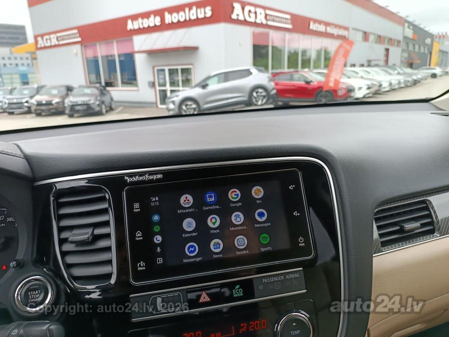 Brown Mitsubishi Outlander 2019 in Tallinn, with an engine capacity of 2.00 L and mileage of 151 thousand km for 15990 €, photo 21 on AUTOMOTO.COM.LV