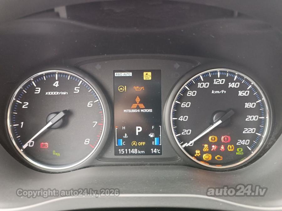 Brown Mitsubishi Outlander 2019 in Tallinn, with an engine capacity of 2.00 L and mileage of 151 thousand km for 15990 €, photo 24 on AUTOMOTO.COM.LV