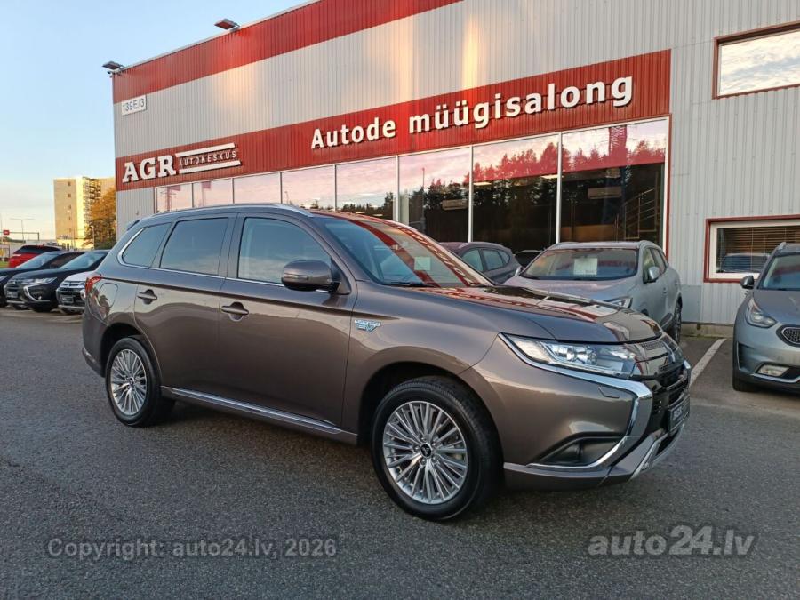 Brown Mitsubishi Outlander 2020 in Tallinn, with an engine capacity of 2.40 L and mileage of 61 thousand km for 21900 €, photo 1 on AUTOMOTO.COM.LV