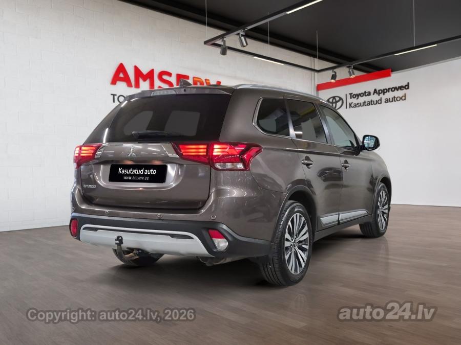 Brūns Mitsubishi Outlander 2020 Tallina, ar dzinēja tilpumu 2.00 L un nobraukumu 147 tūkst. km par 16990 €, foto 3 vietnē AUTOMOTO.COM.LV