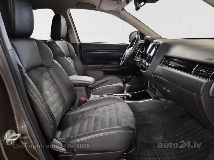 Brūns Mitsubishi Outlander 2020 Tallina, ar dzinēja tilpumu 2.00 L un nobraukumu 147 tūkst. km par 16990 €, foto 7 vietnē AUTOMOTO.COM.LV