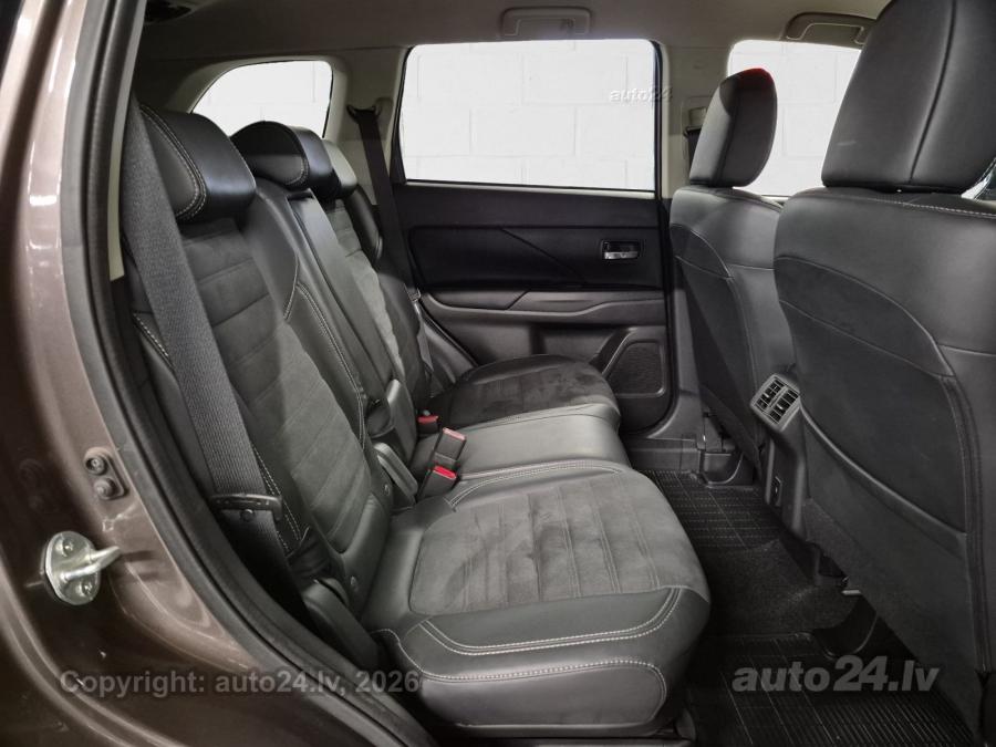 Brūns Mitsubishi Outlander 2020 Tallina, ar dzinēja tilpumu 2.00 L un nobraukumu 147 tūkst. km par 16990 €, foto 8 vietnē AUTOMOTO.COM.LV