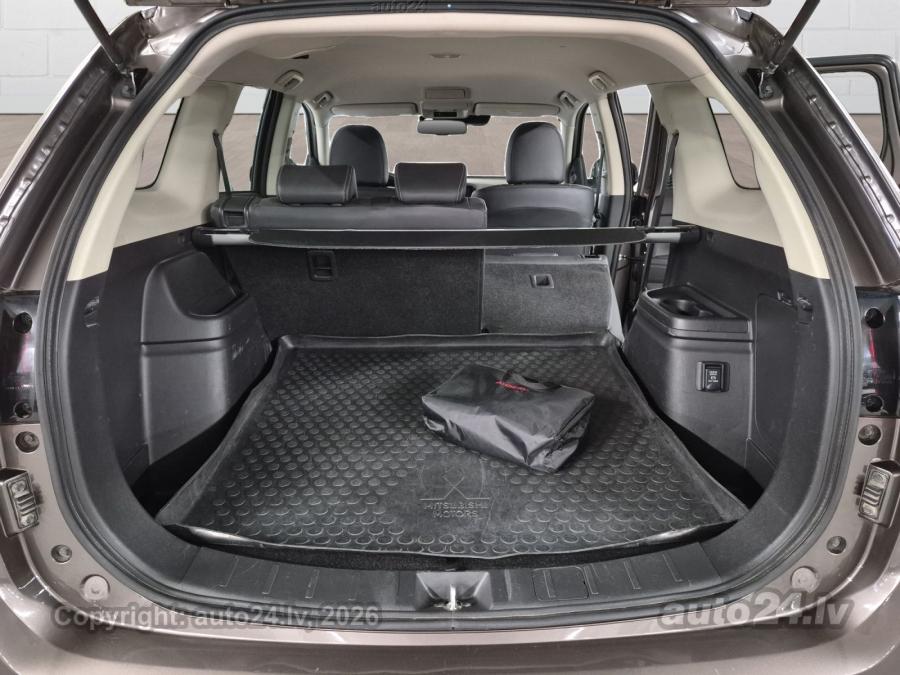Brūns Mitsubishi Outlander 2020 Tallina, ar dzinēja tilpumu 2.00 L un nobraukumu 147 tūkst. km par 16990 €, foto 11 vietnē AUTOMOTO.COM.LV