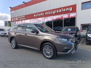Brown Mitsubishi Outlander 2021 in Tallinn, with an engine capacity of 2.40 L and mileage of 69 thousand km for 21890 €, photo  on AUTOMOTO.COM.LV