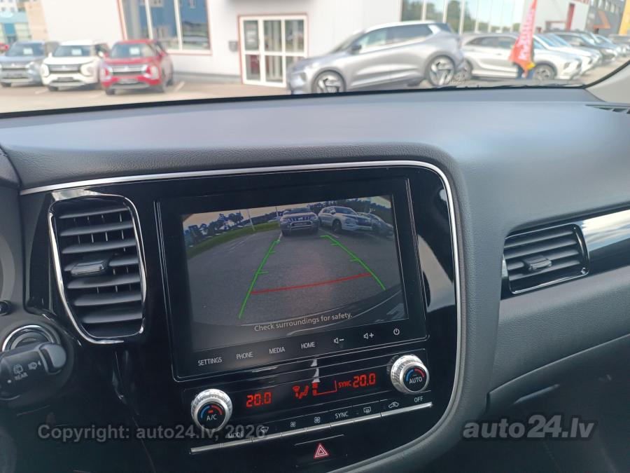 Brown Mitsubishi Outlander 2021 in Tallinn, with an engine capacity of 2.40 L and mileage of 69 thousand km for 21890 €, photo 17 on AUTOMOTO.COM.LV