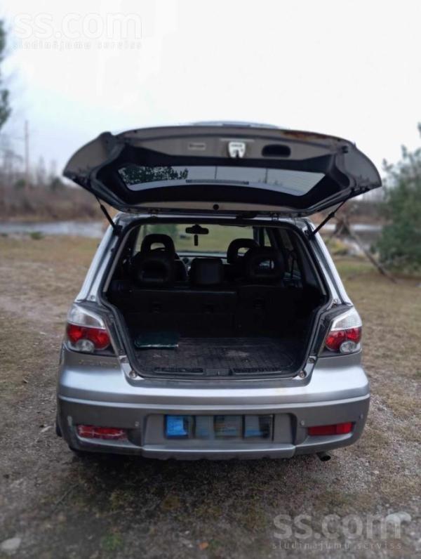Mitsubishi Outlander 2006 Liepāja, ar dzinēja tilpumu 2.40 L un nobraukumu 213 tūkst. km par 900 €, foto 10 vietnē AUTOMOTO.COM.LV