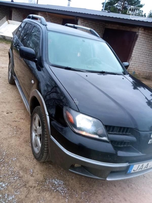 Mitsubishi Outlander 2006 in Siauliai, with an engine capacity of 2.40 L and mileage of 220 thousand km for 2400 €, photo 3 on AUTOMOTO.COM.LV