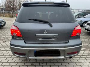 Mitsubishi Outlander 2006 Marijampole, ar dzinēja tilpumu 2.40 L un nobraukumu 215 tūkst. km par 1150 €, foto 6 vietnē AUTOMOTO.COM.LV