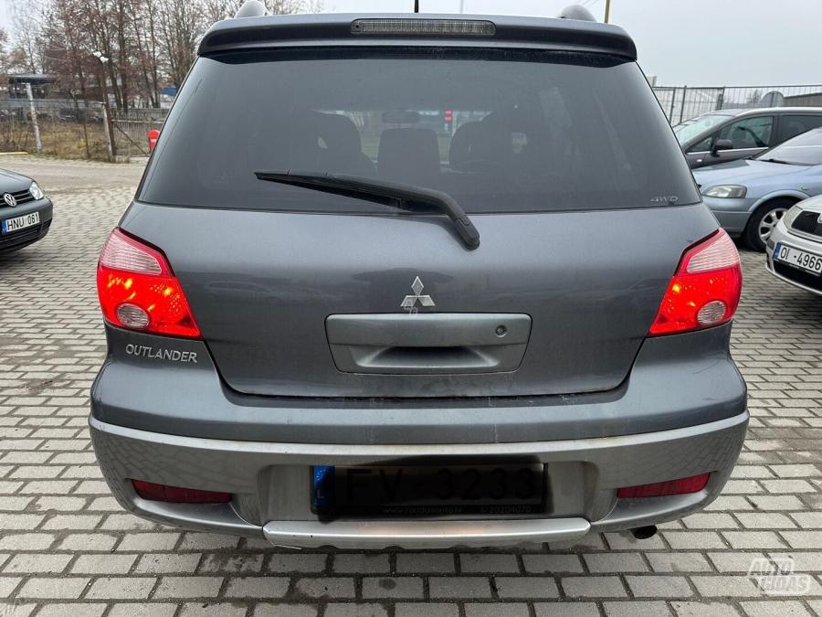 Mitsubishi Outlander 2006 Marijampole, ar dzinēja tilpumu 2.40 L un nobraukumu 215 tūkst. km par 1150 €, foto 6 vietnē AUTOMOTO.COM.LV