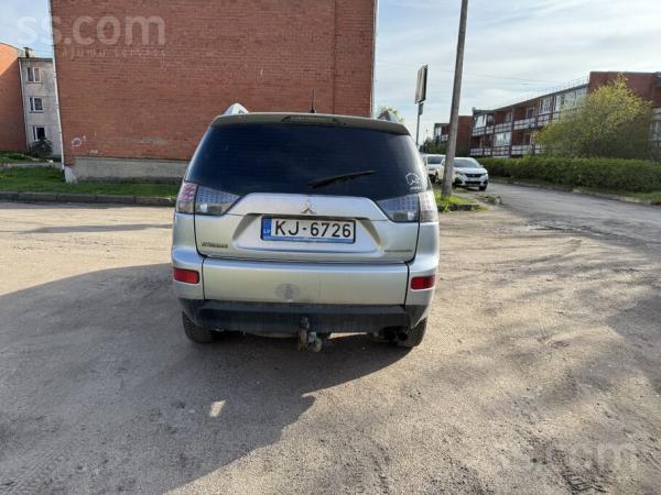 Mitsubishi Outlander 2007 Rīga, ar dzinēja tilpumu 2.00 L un nobraukumu 277 tūkst. km par 3000 €, foto 3 vietnē AUTOMOTO.COM.LV