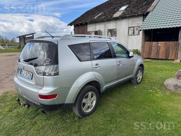 Mitsubishi Outlander 2007 Rīga, ar dzinēja tilpumu 2.00 L un nobraukumu 277 tūkst. km par 3000 €, foto 4 vietnē AUTOMOTO.COM.LV