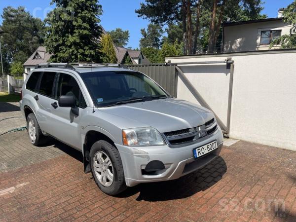 Mitsubishi Outlander 2007 in Riga, with an engine capacity of 3.80 L and mileage of 250 thousand km for 3500 €, photo 2 on AUTOMOTO.COM.LV